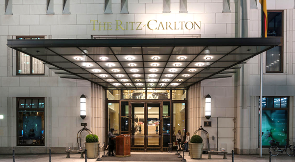 THE RITZ CARLTON HOTELS donde el servicio se enfoca en una experiencia ...